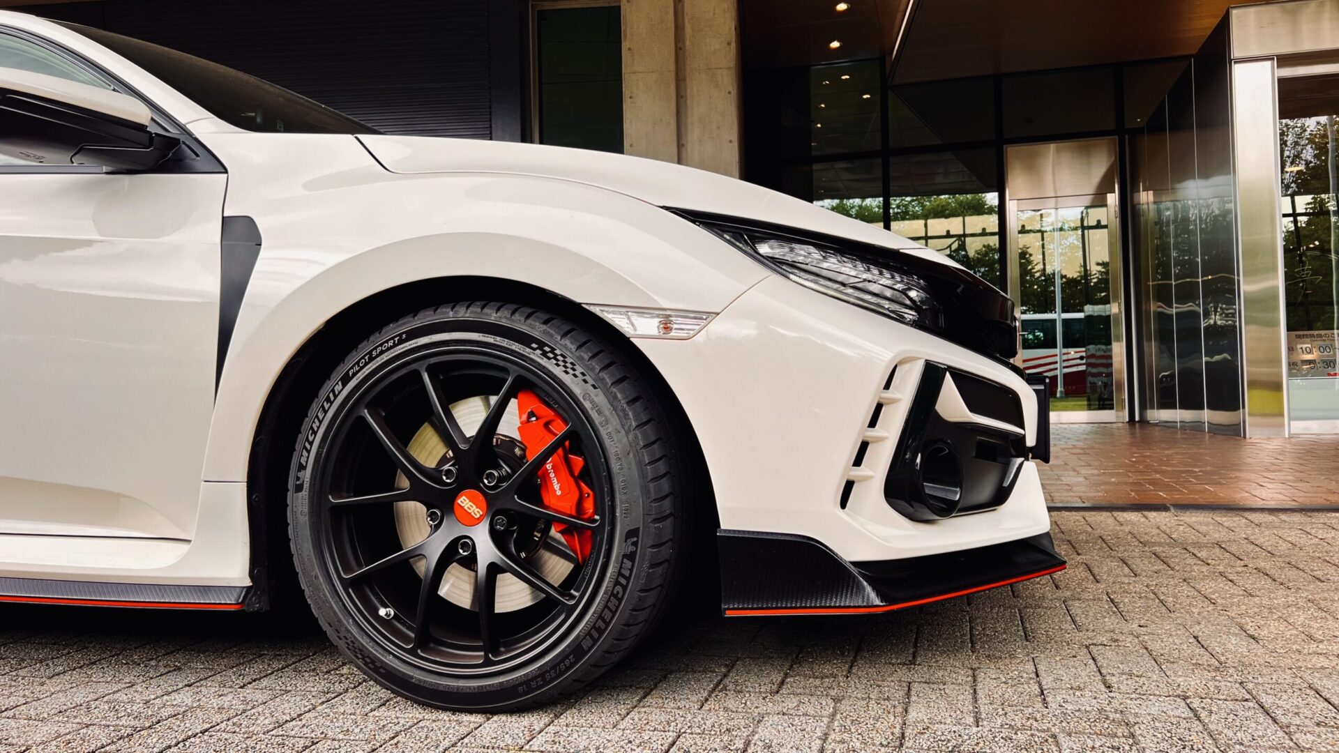 純正脚FK8に9.5Jをキメる 車検対応でおすすめなホイールはBBS RI-A